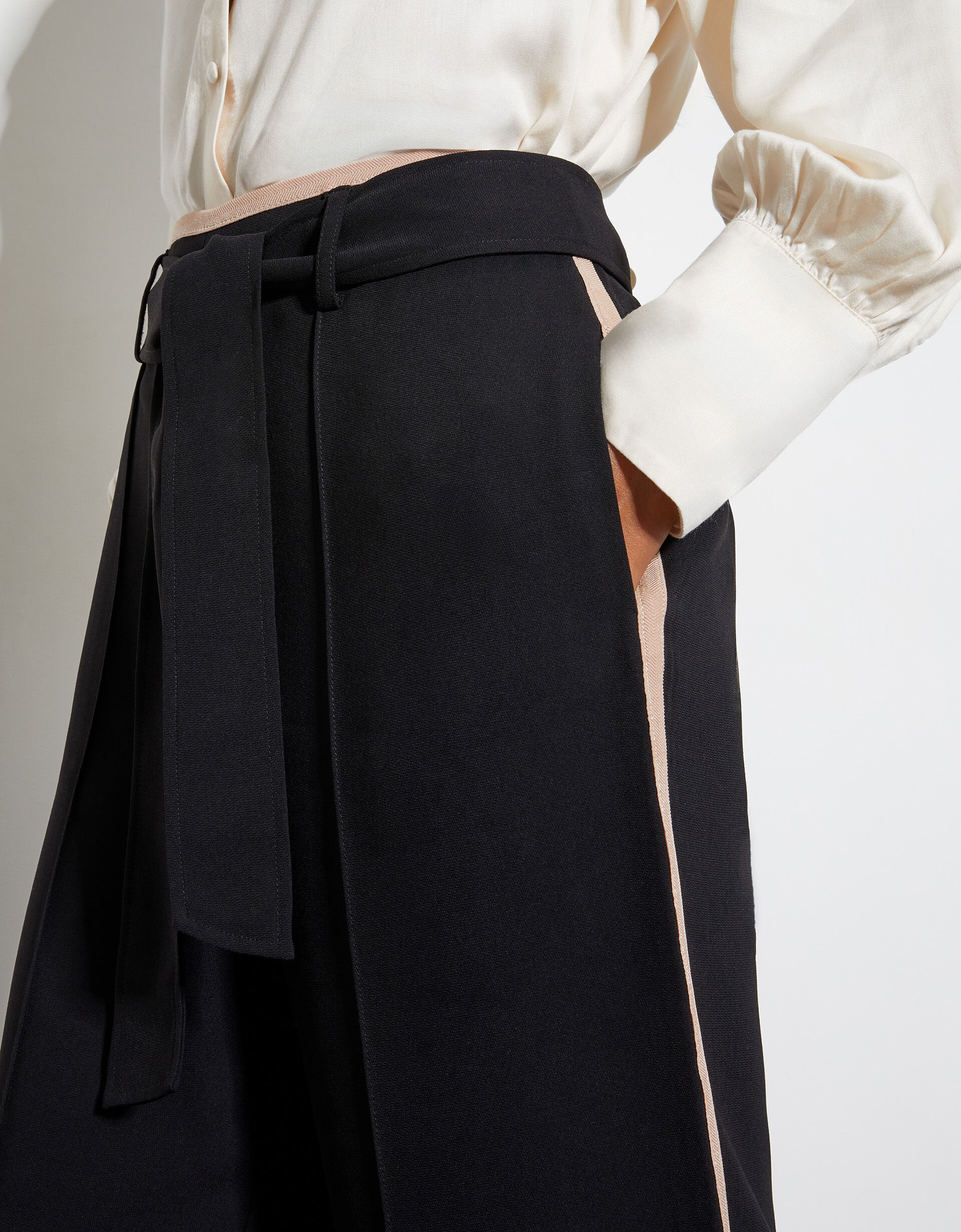 Scarlet Trim Trousers Black