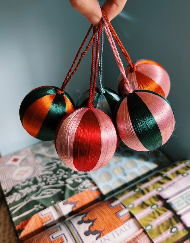 Anna and Nina Small Threaded Bauble