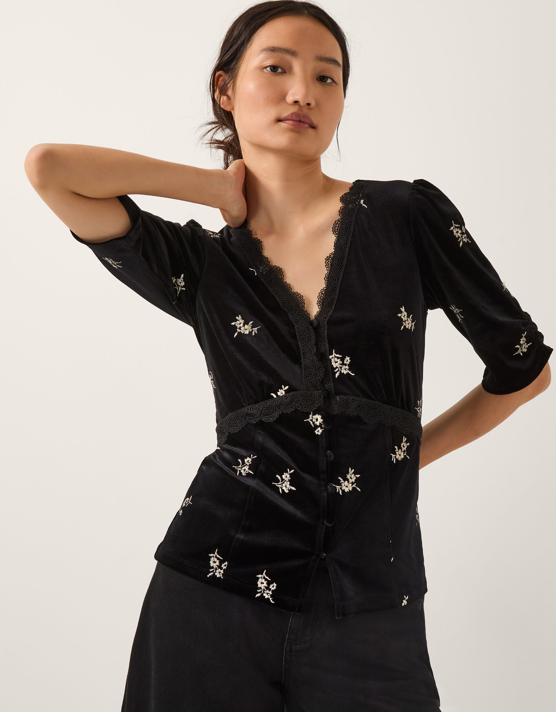 Erin Floral Lace Velvet Top Black