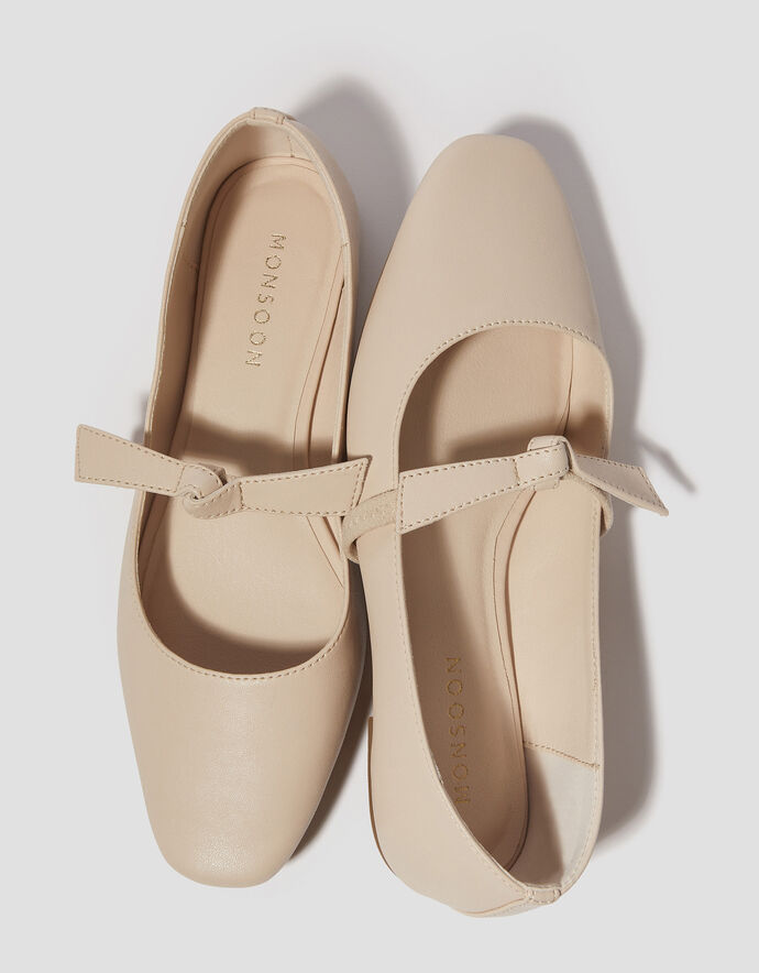 Betty Ballet Flats Cream