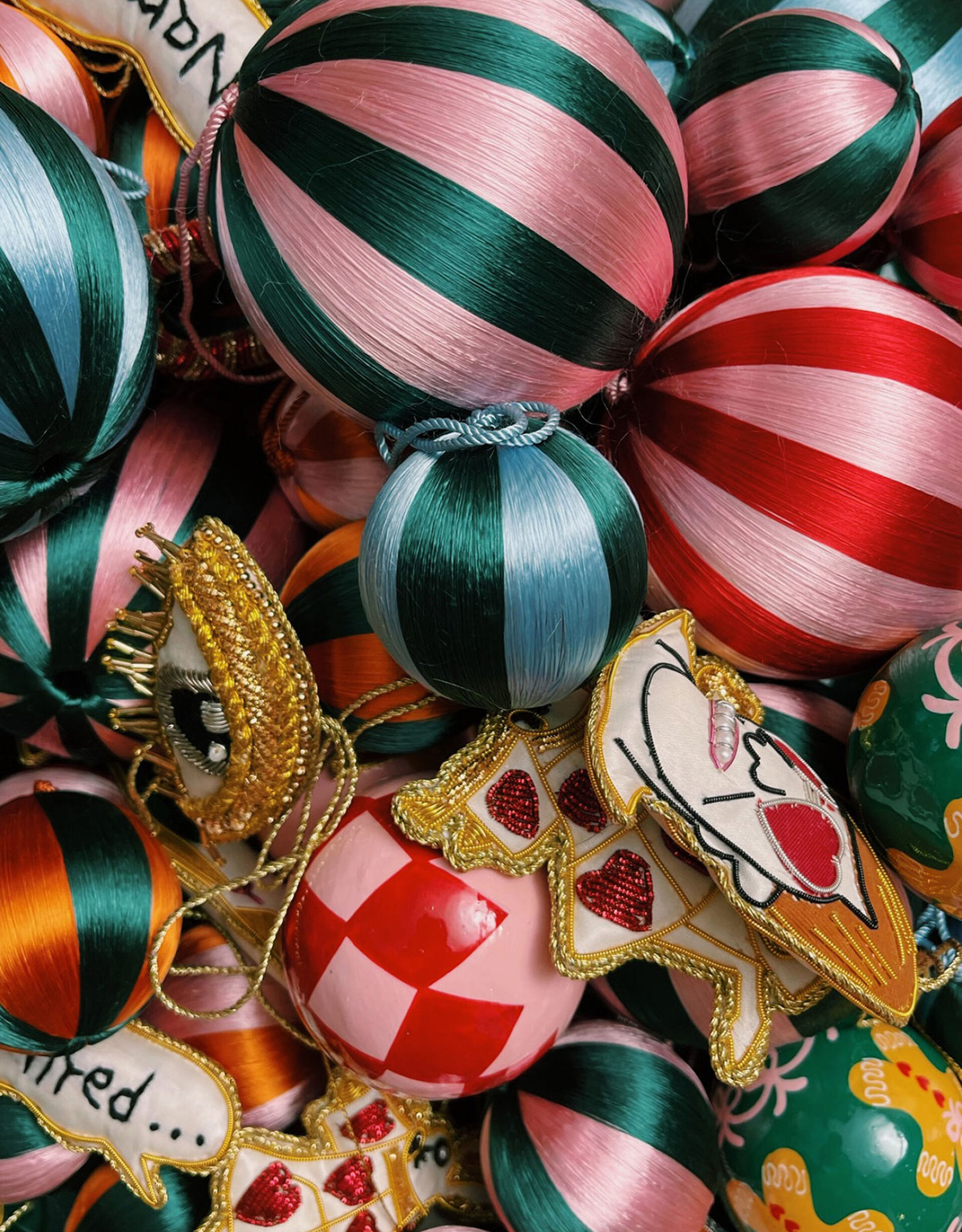 Anna and Nina Large Threaded Bauble